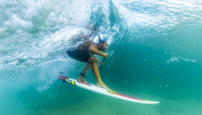 Le Frenchie Dimitri Georges Crée le Buzz dans les Vagues Australiennes ...