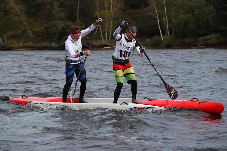 SUP Tandem : Quand le Stand Up Paddle devient un Sport d’Équipe ...